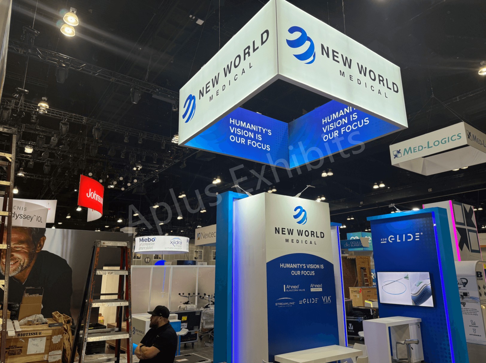New World Medical 20'x20' ASCRS 2025 Booth - Aplus Exhibits